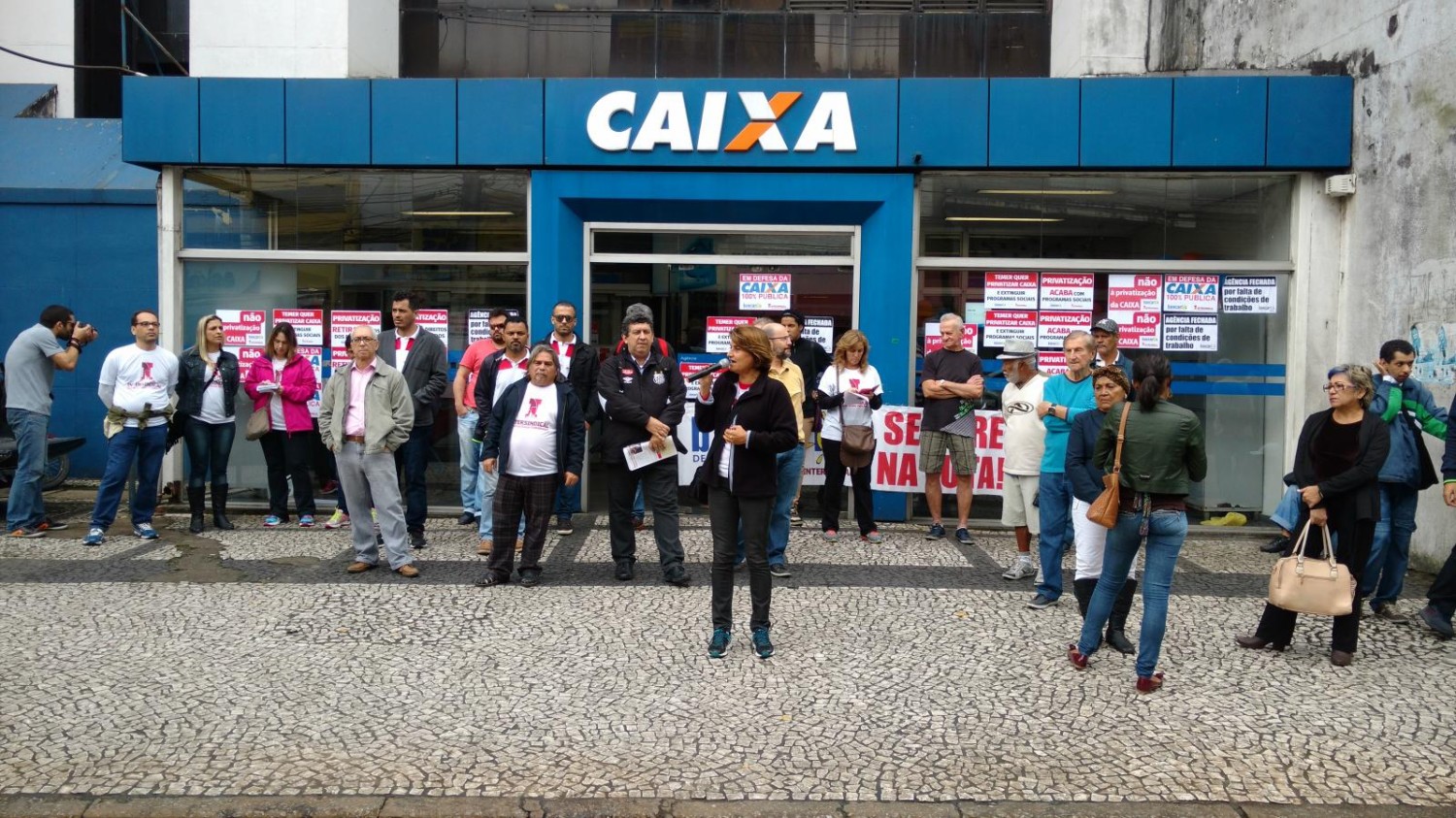 Caixa abre hoje PDV para até 10 mil funcionários